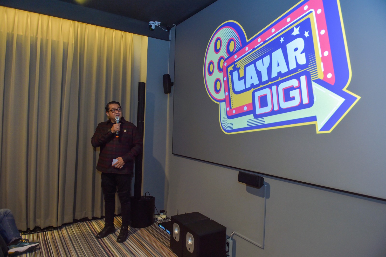 Menteri Ekraf Dukung Layar Digi Bangun Mini Bioskop di Minimarket ...